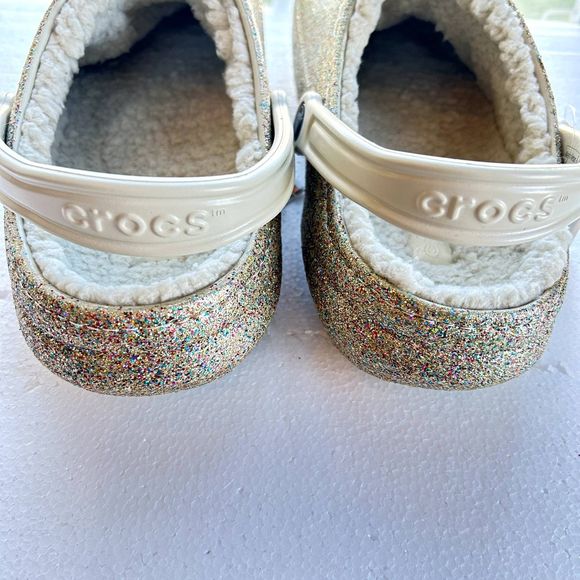 CROCS | Shoes | Crocs Mens Gold Glam Fleece Lined Casual Travel ...